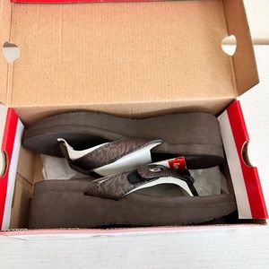 bandals | Shoes | New Bandals Runway Brown Flip Flop Wedge Sandals ...